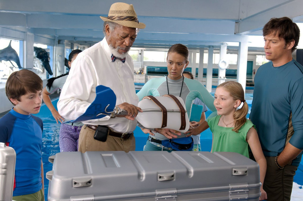 Dolphin Tale 2 2014, directed by Charles Martin Smith | Film review