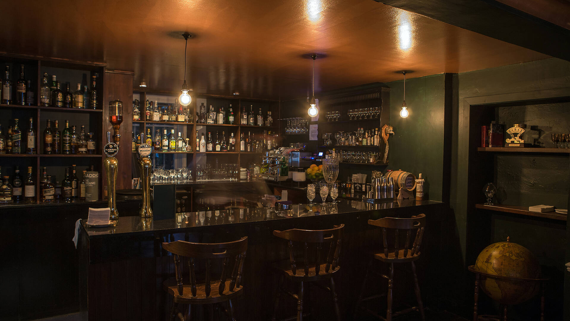 20 Best Cocktail Bars in Edinburgh According To Our Critics