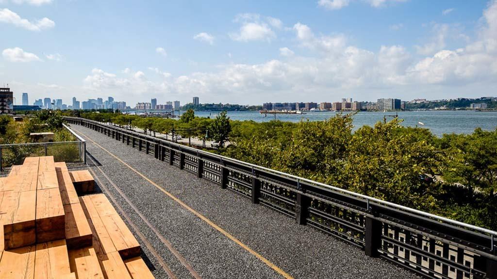 The NYC walking tour of the High Line