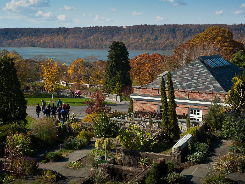 The NYC walking tour of Wave Hill in the Bronx