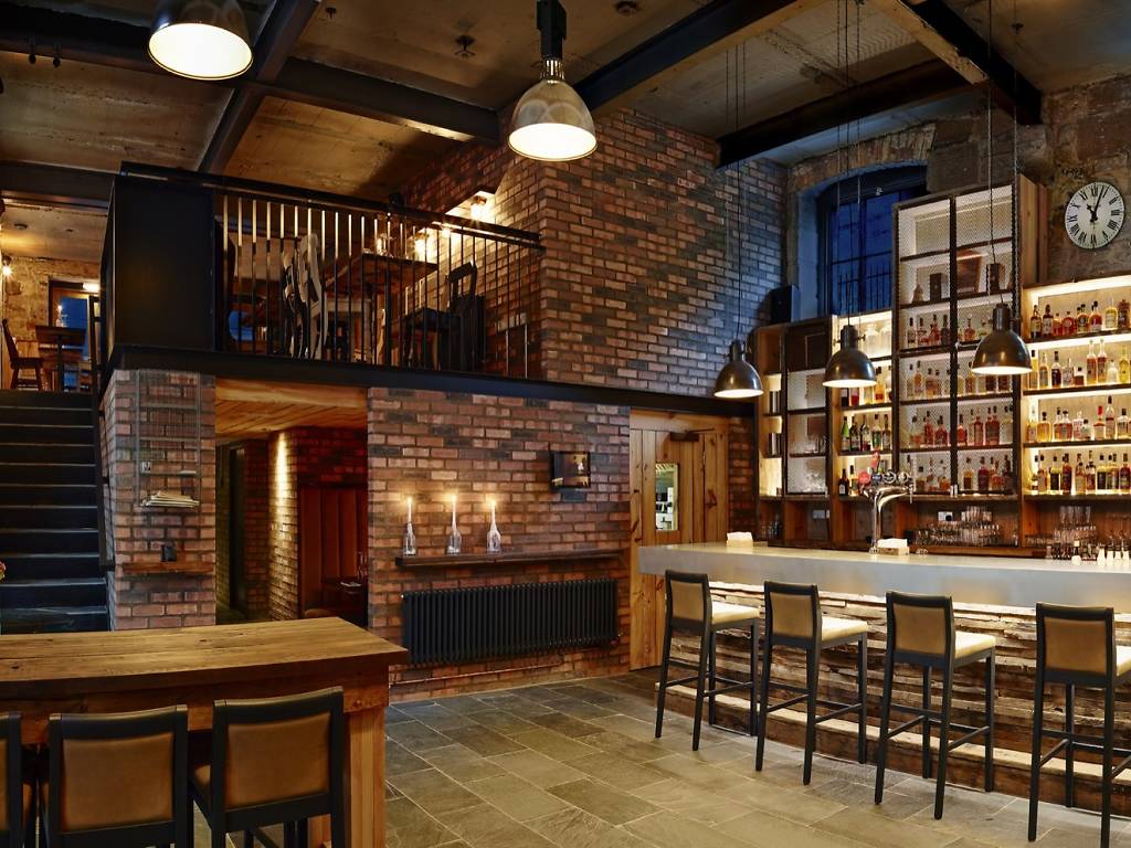 20 Best Cocktail Bars in Edinburgh According To Our Critics