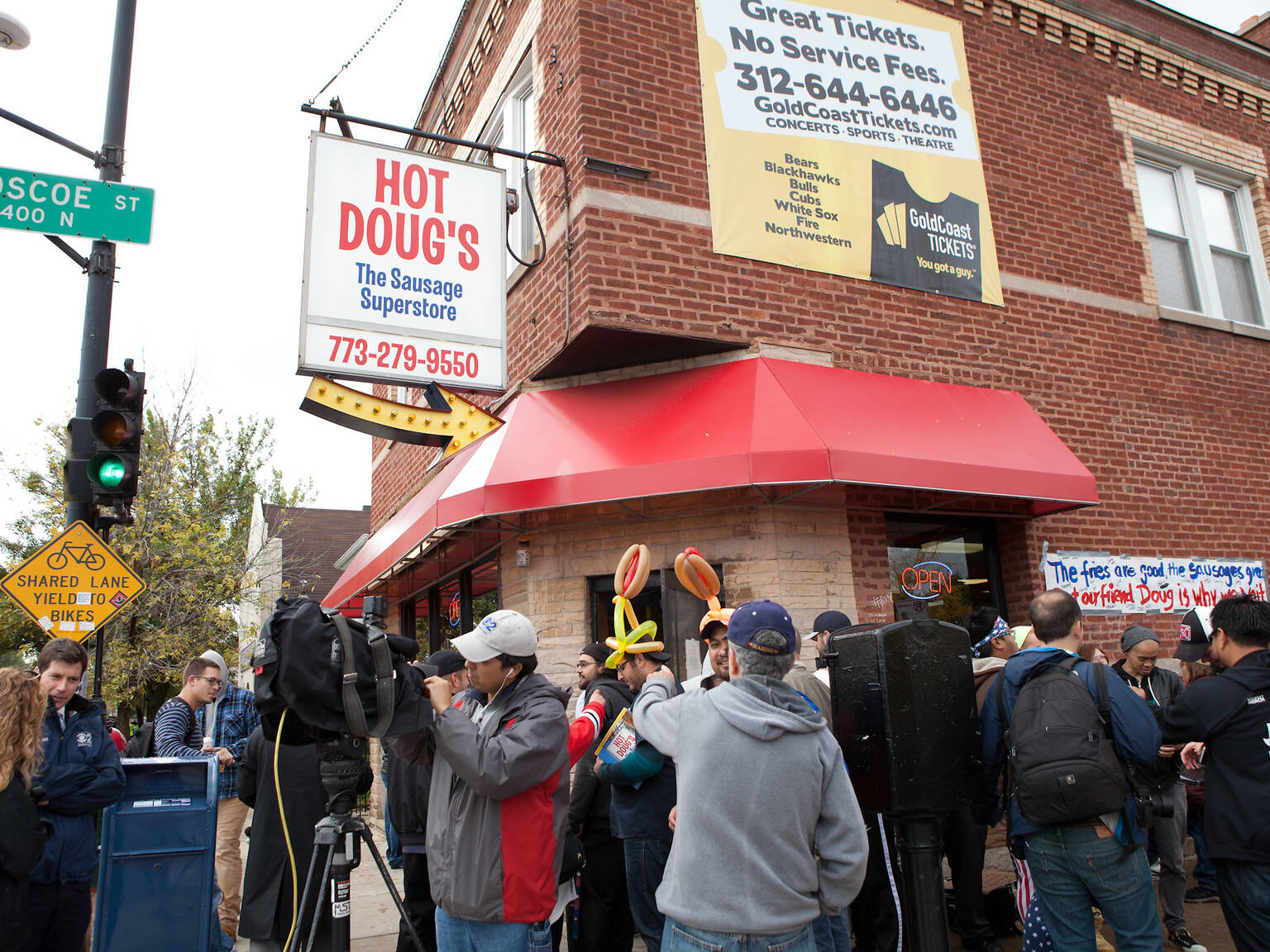 Chicago hot dogs: The best hot dog stands, Chicago dogs and more