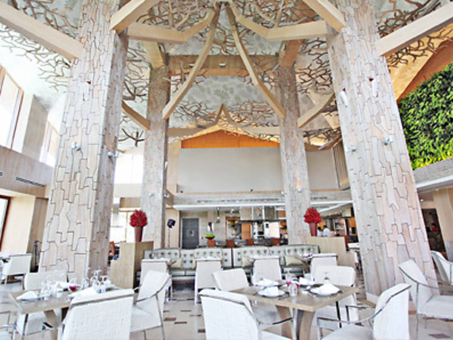 11 Best Restaurants and Cafés at Sentosa