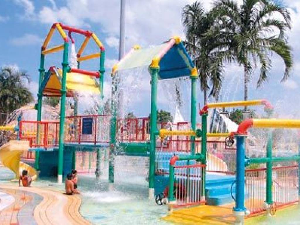 10 Best Swimming Pools in Singapore To Take A Dip In