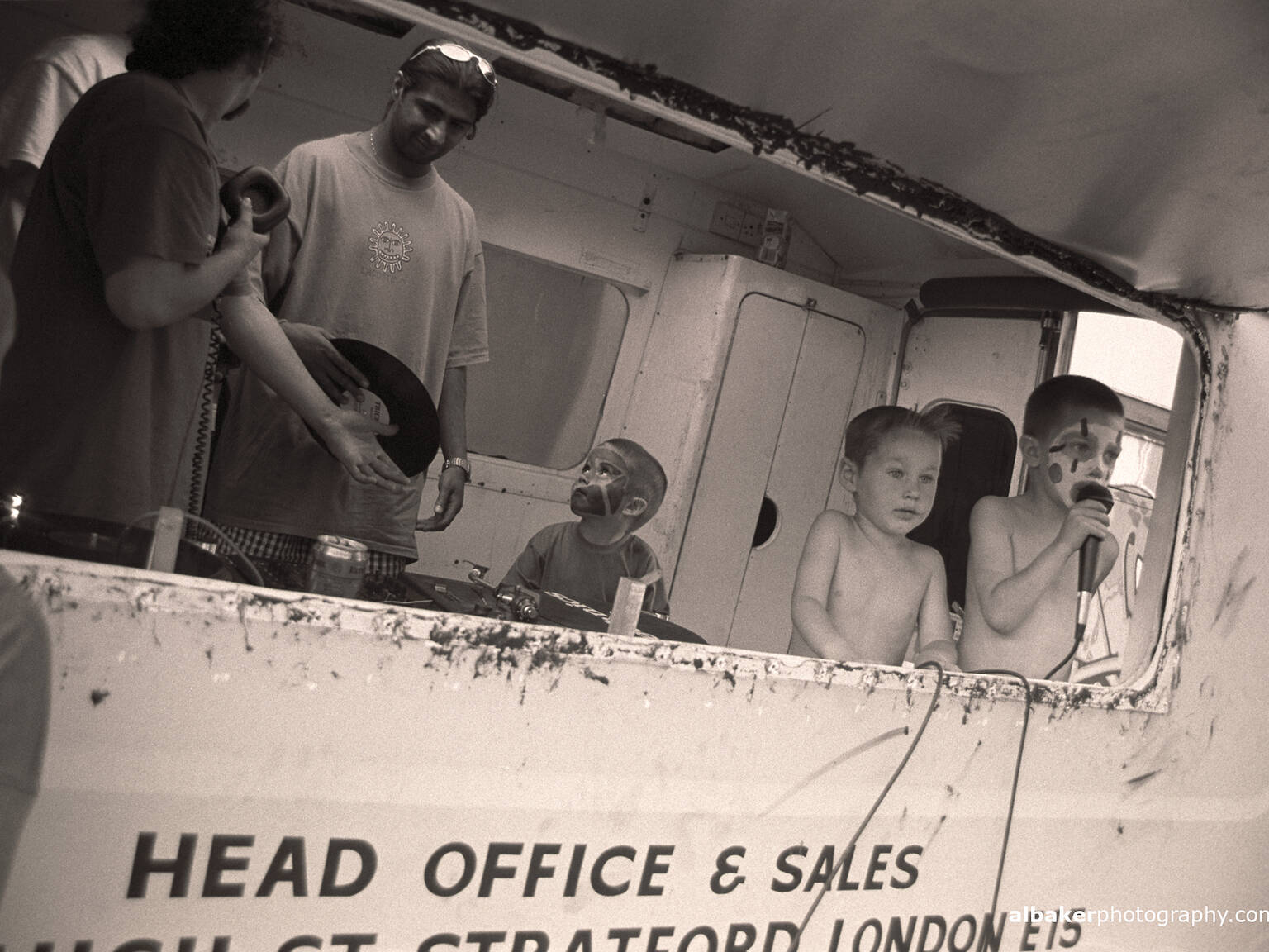 23 fascinating photos of old Hulme from Al Baker