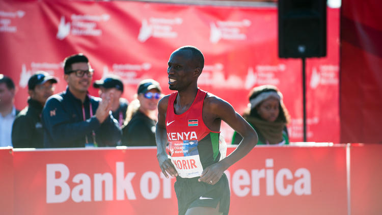 Chicago Marathon 2014 elite runners cross the finish line