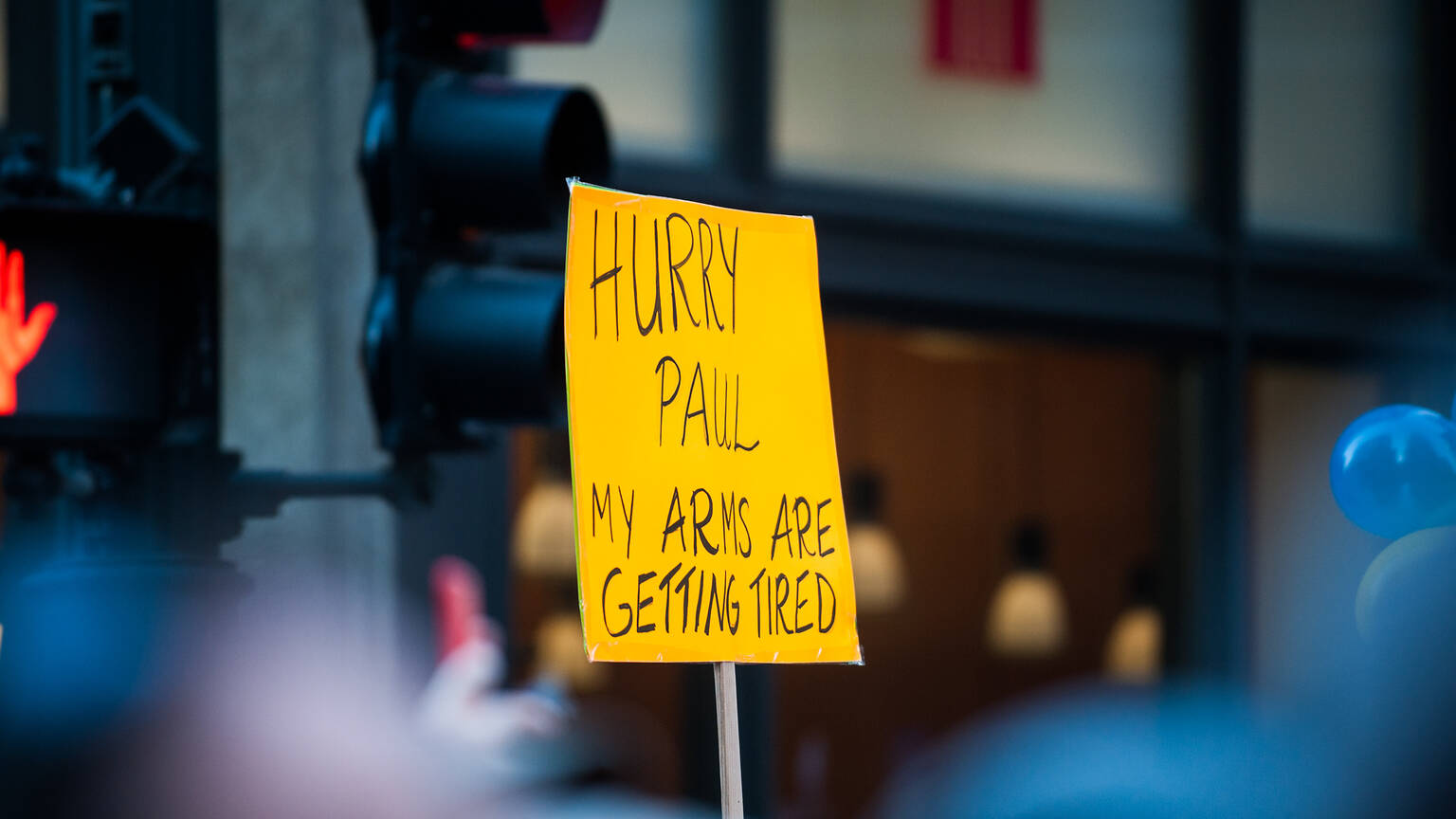 The funniest spectator signs from past marathons