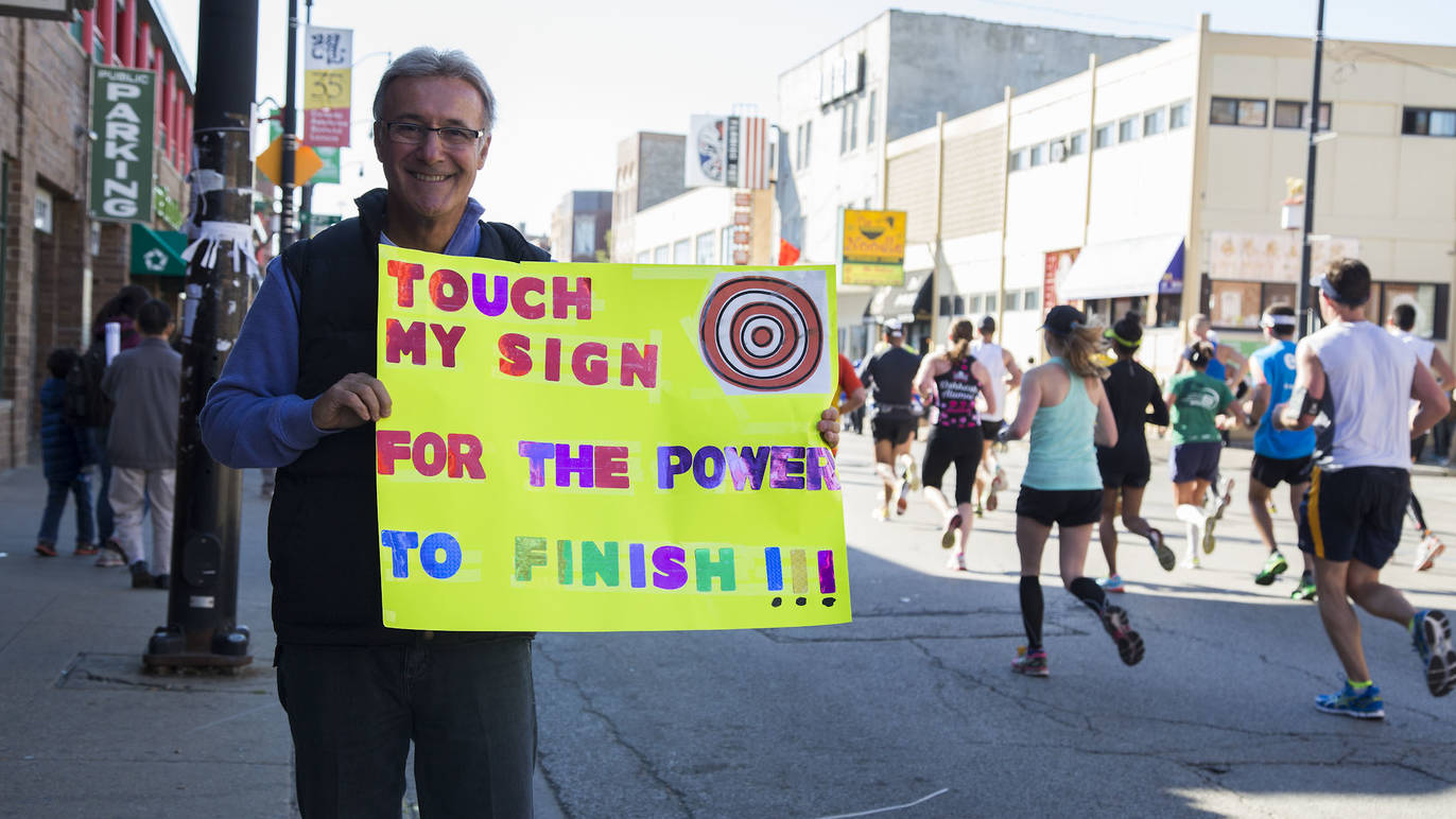 Chicago Marathon 2014 funniest spectator signs - Slideshow