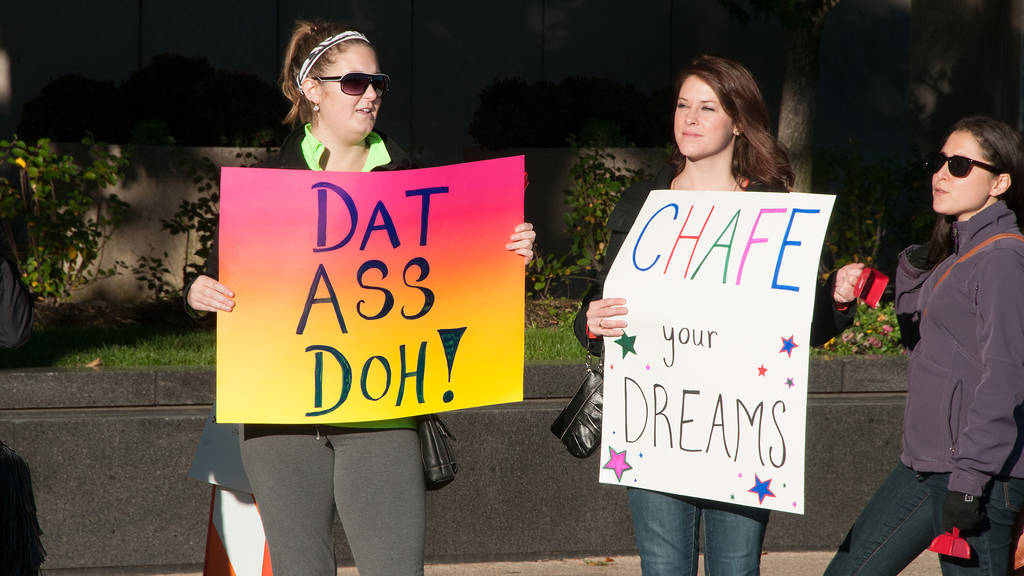 The funniest spectator signs from past marathons