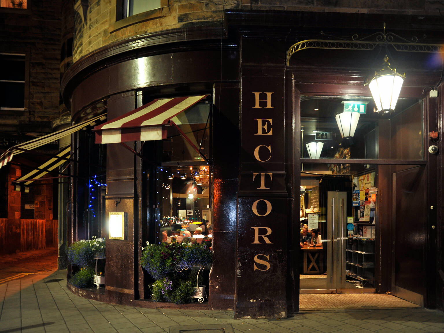 24 Best Pubs in Edinburgh Right Now