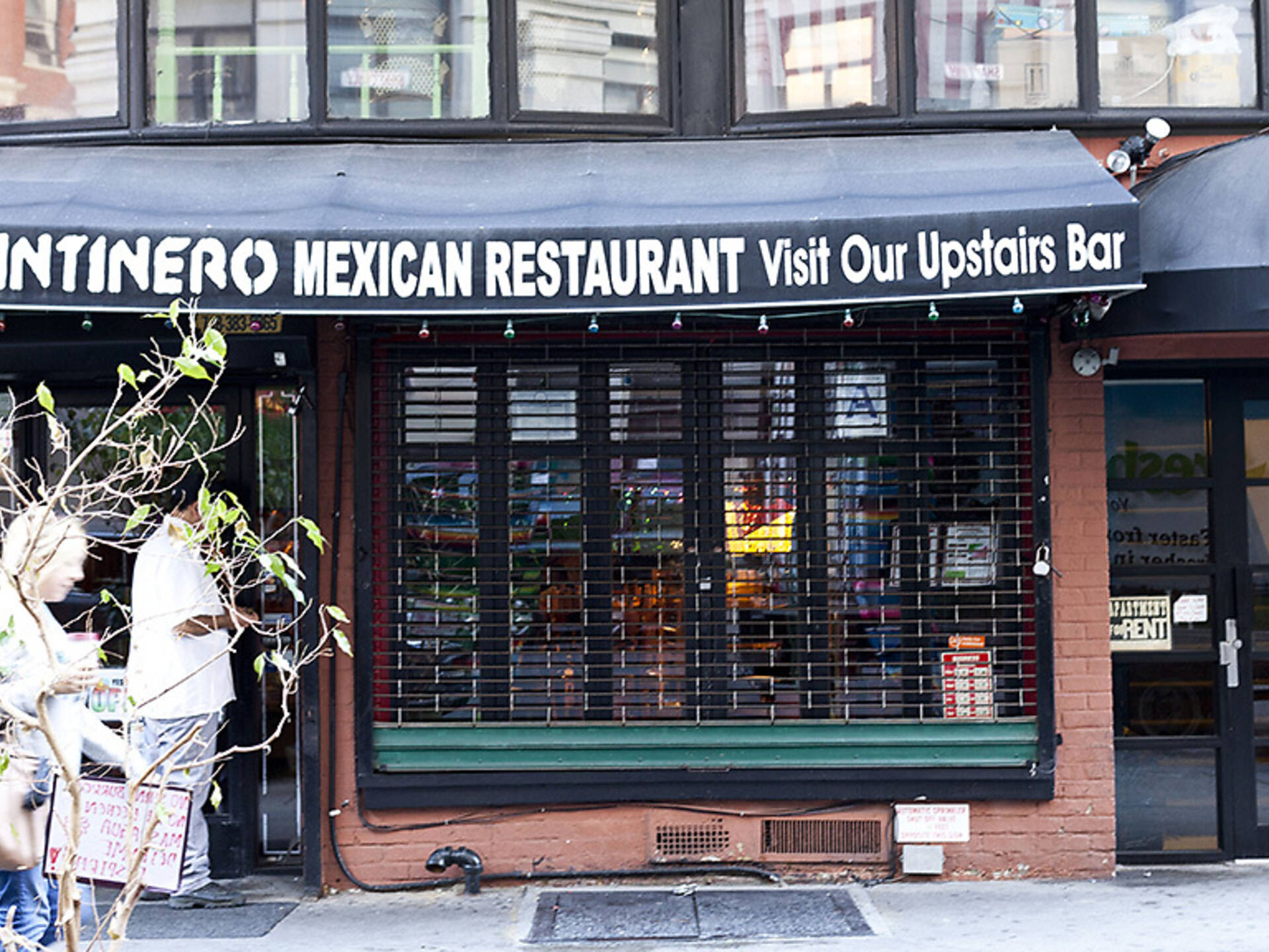 Free food and bar food deals at New York City bars