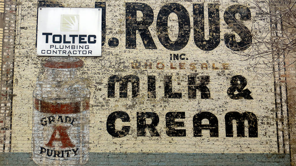 Ghost signs in Chicago: advertisements from the past