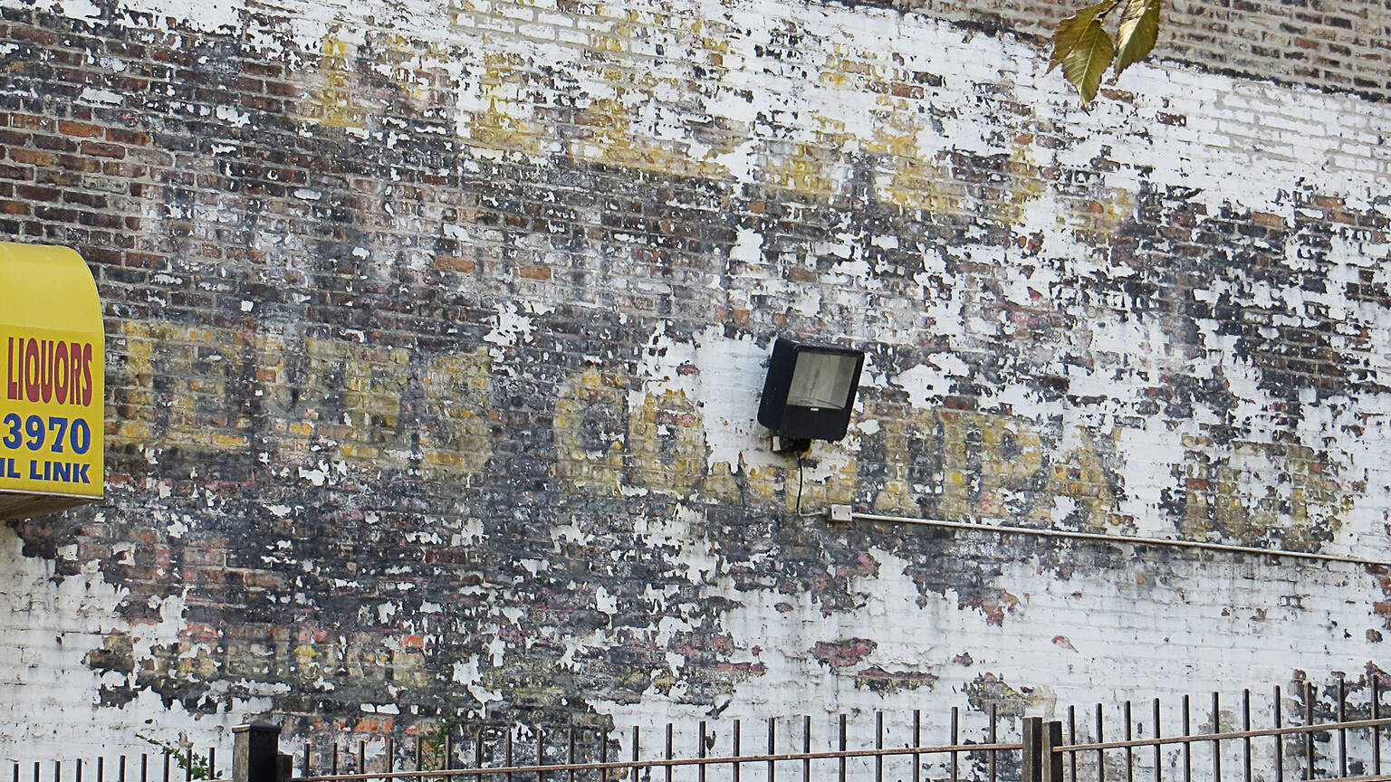 Ghost signs in Chicago: advertisements from the past