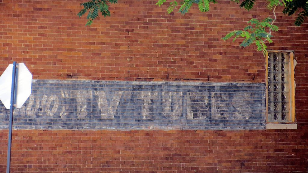 Ghost signs in Chicago: advertisements from the past