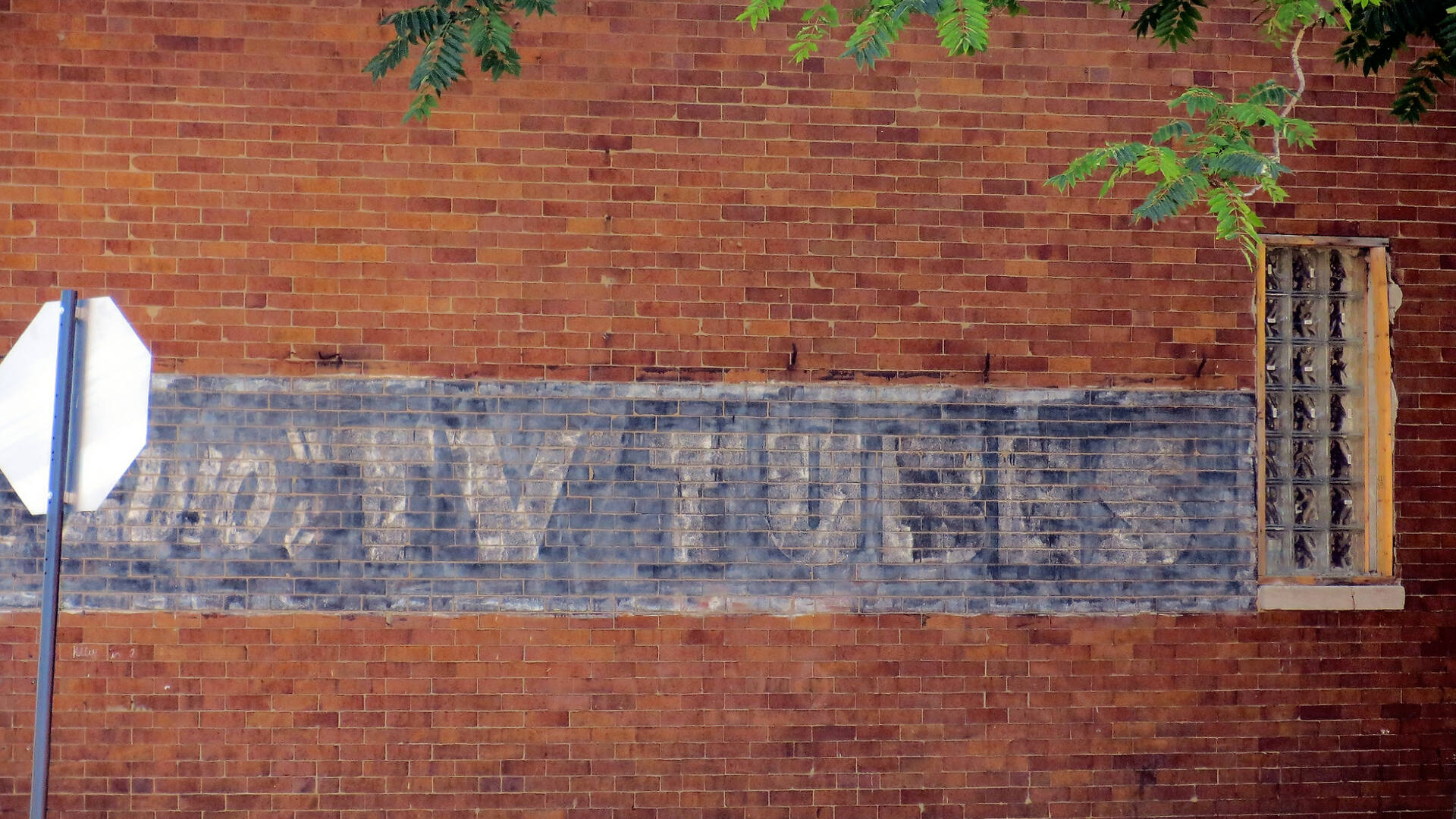 Ghost signs in Chicago: advertisements from the past