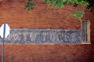 Ghost signs in Chicago: advertisements from the past