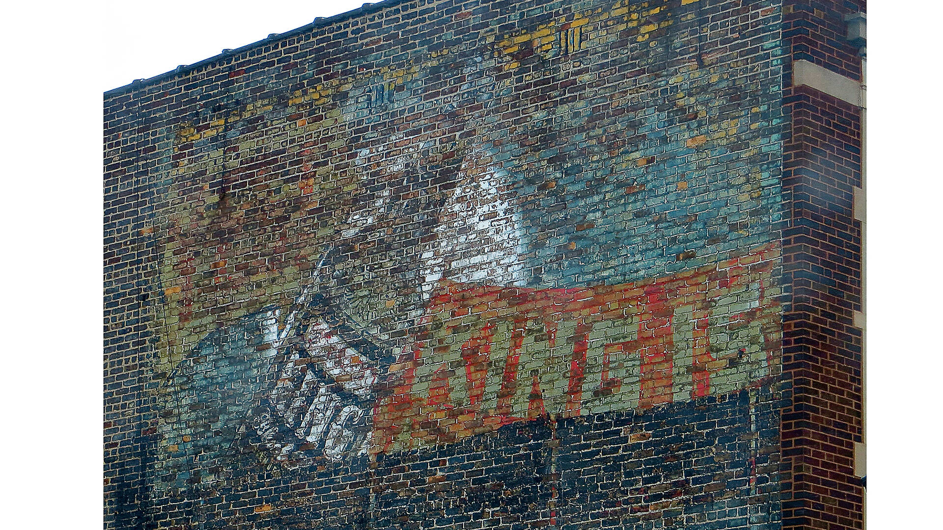 Ghost signs in Chicago: advertisements from the past