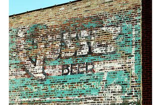 Ghost signs in Chicago: advertisements from the past