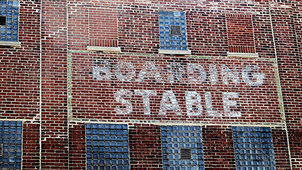 Ghost signs in Chicago: advertisements from the past