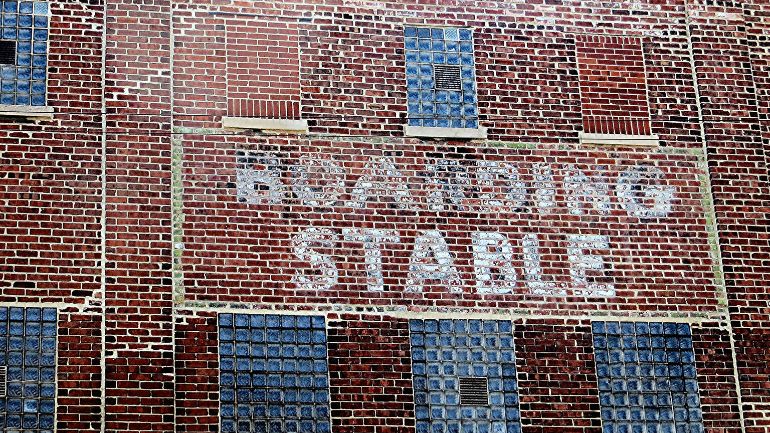 Ghost signs in Chicago: advertisements from the past