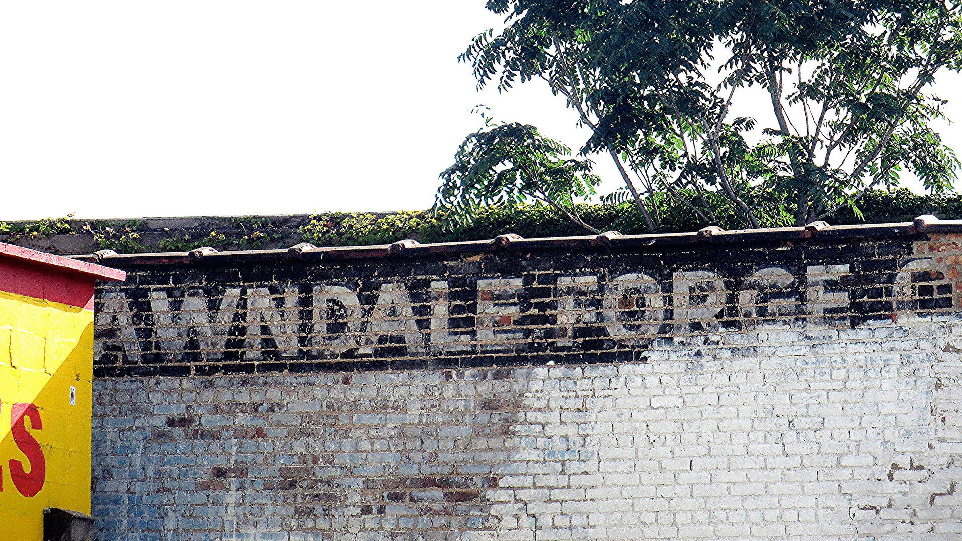 Ghost signs in Chicago: advertisements from the past