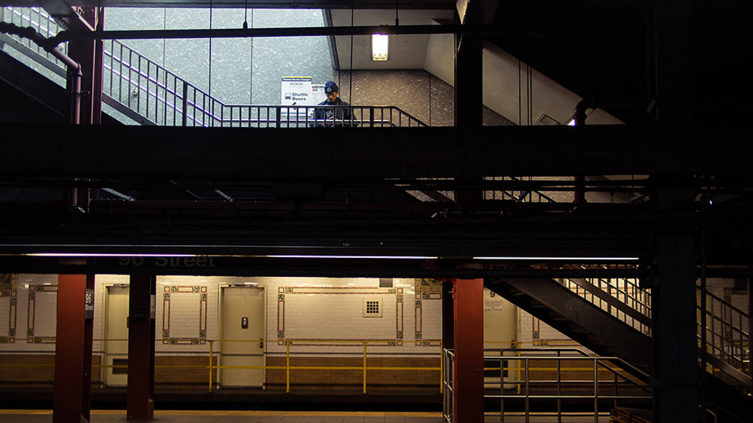 21 eerie photos of the empty NYC subway