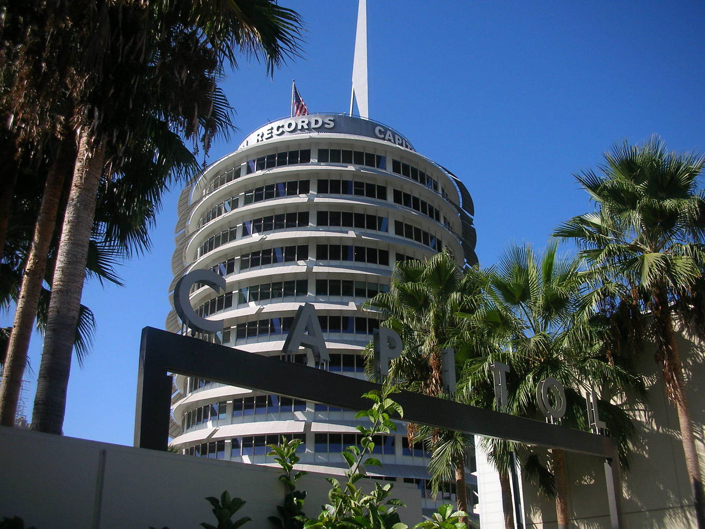 23 Must-see Hollywood Attractions On and Off the Walk of Fame