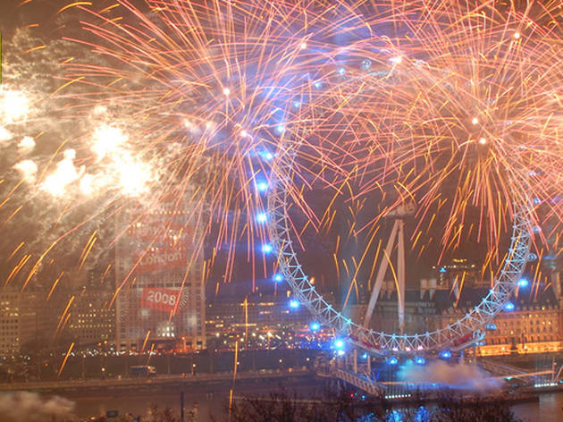 25 stunning photos of fireworks in London – Bonfire Night in London ...