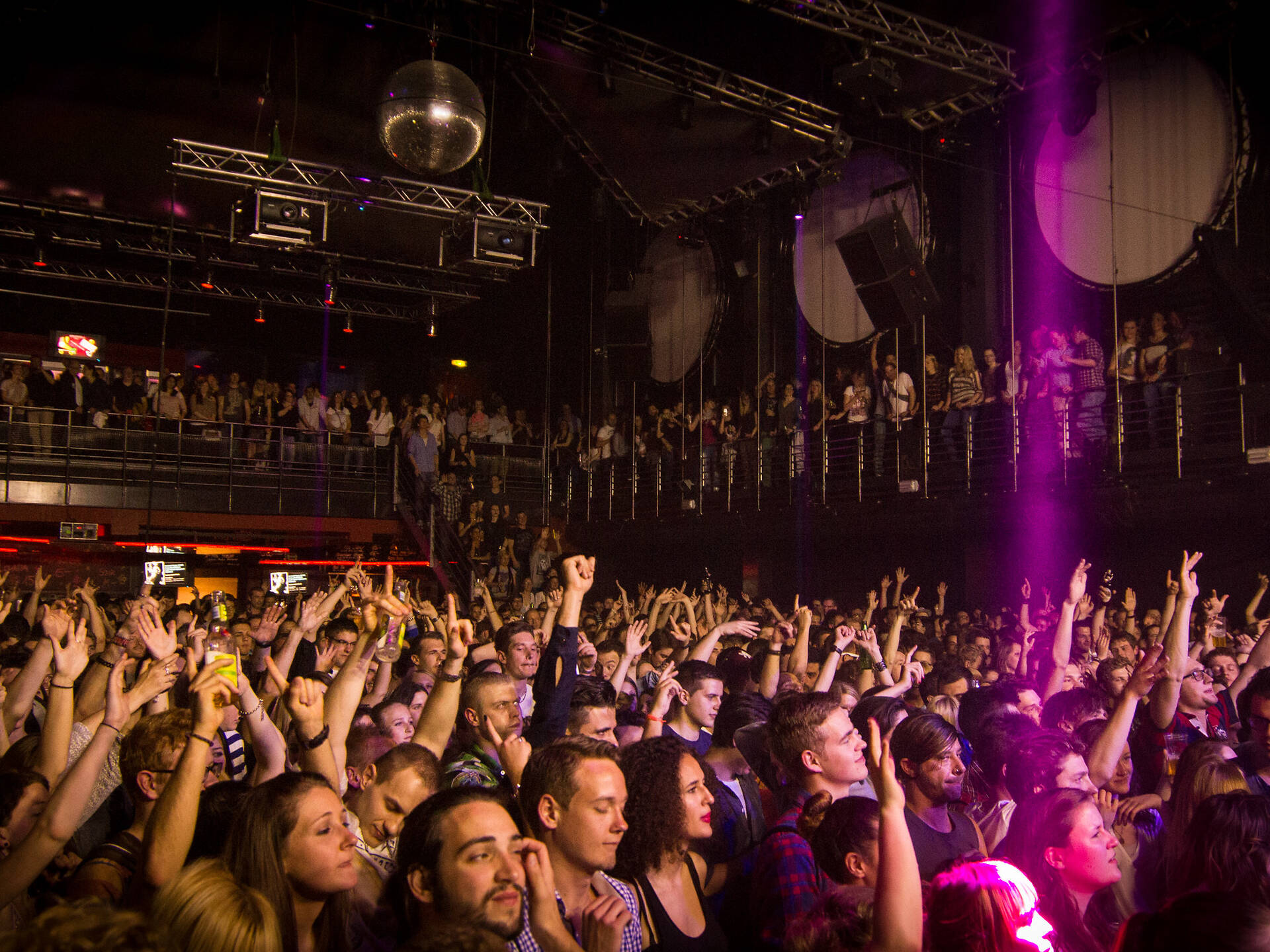 Nightlife in Switzerland – Clubs and late-night bars – Time Out