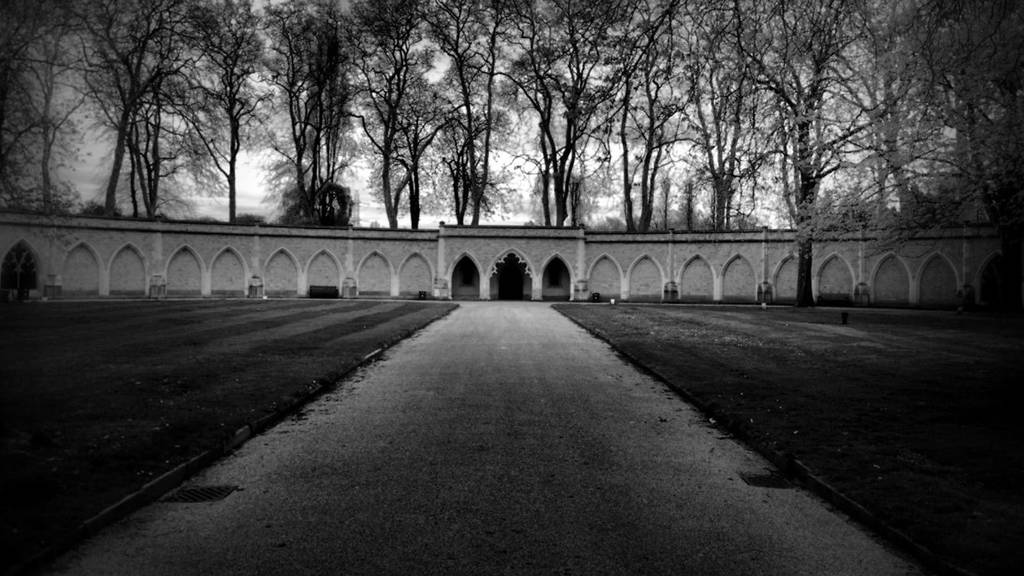 35 spooky photos of London - Halloween 2014