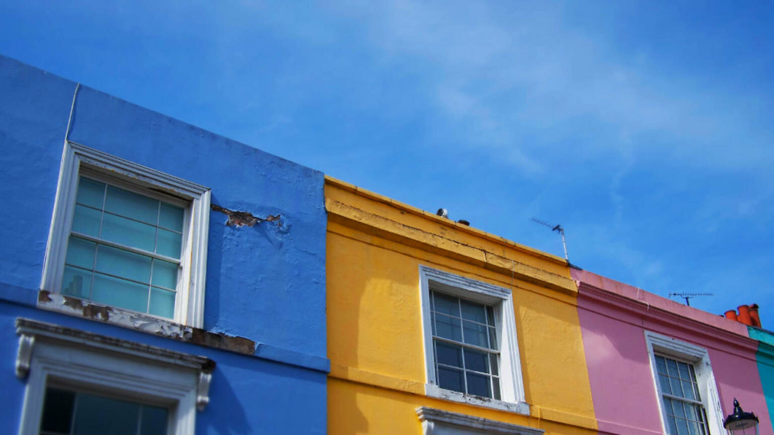 39 minimal photos of London architecture from Laura McGregor