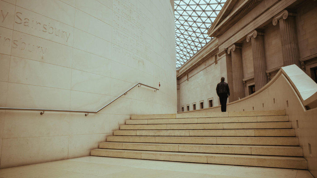 39 minimal photos of London architecture from Laura McGregor