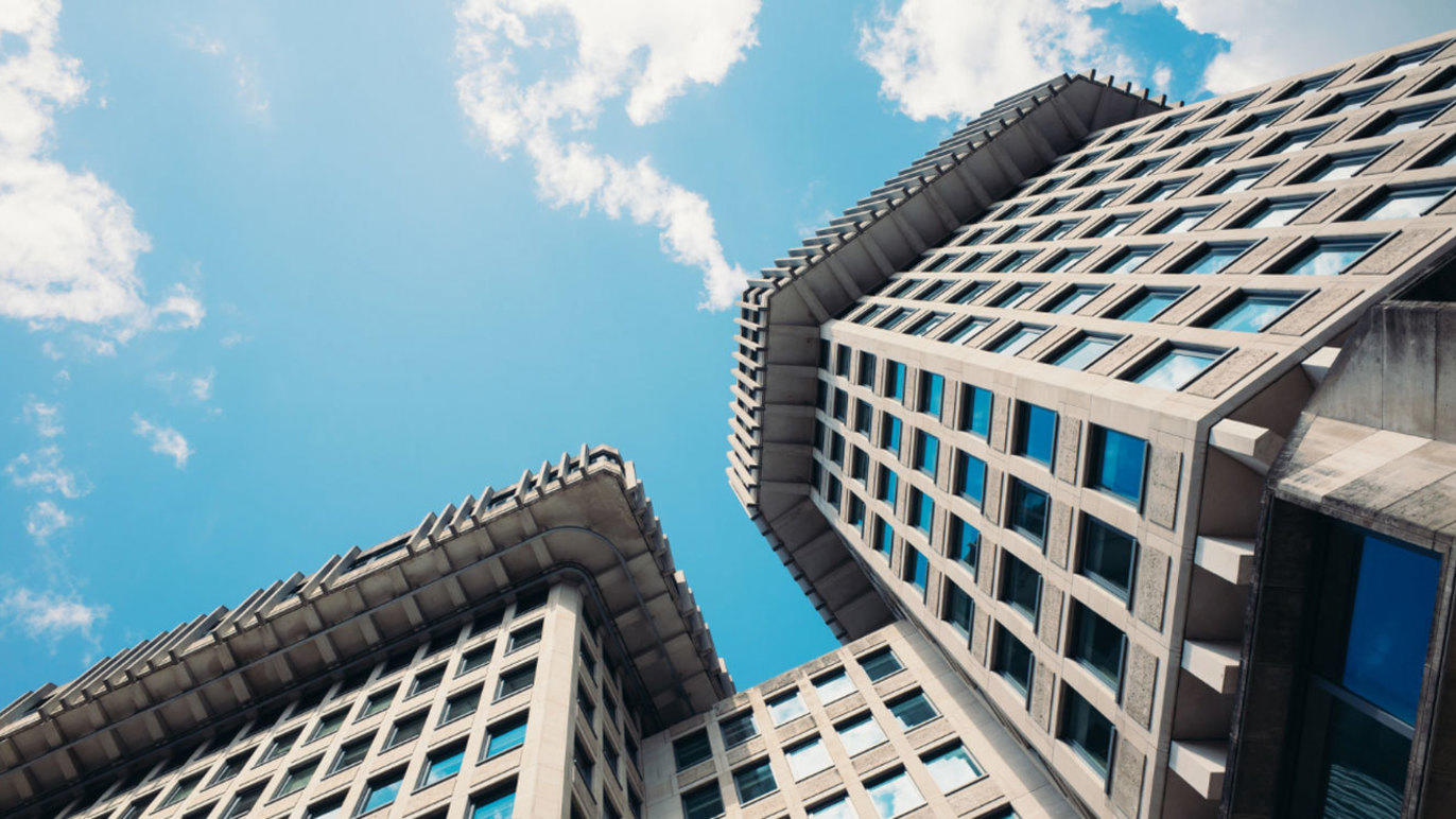 39 minimal photos of London architecture from Laura McGregor