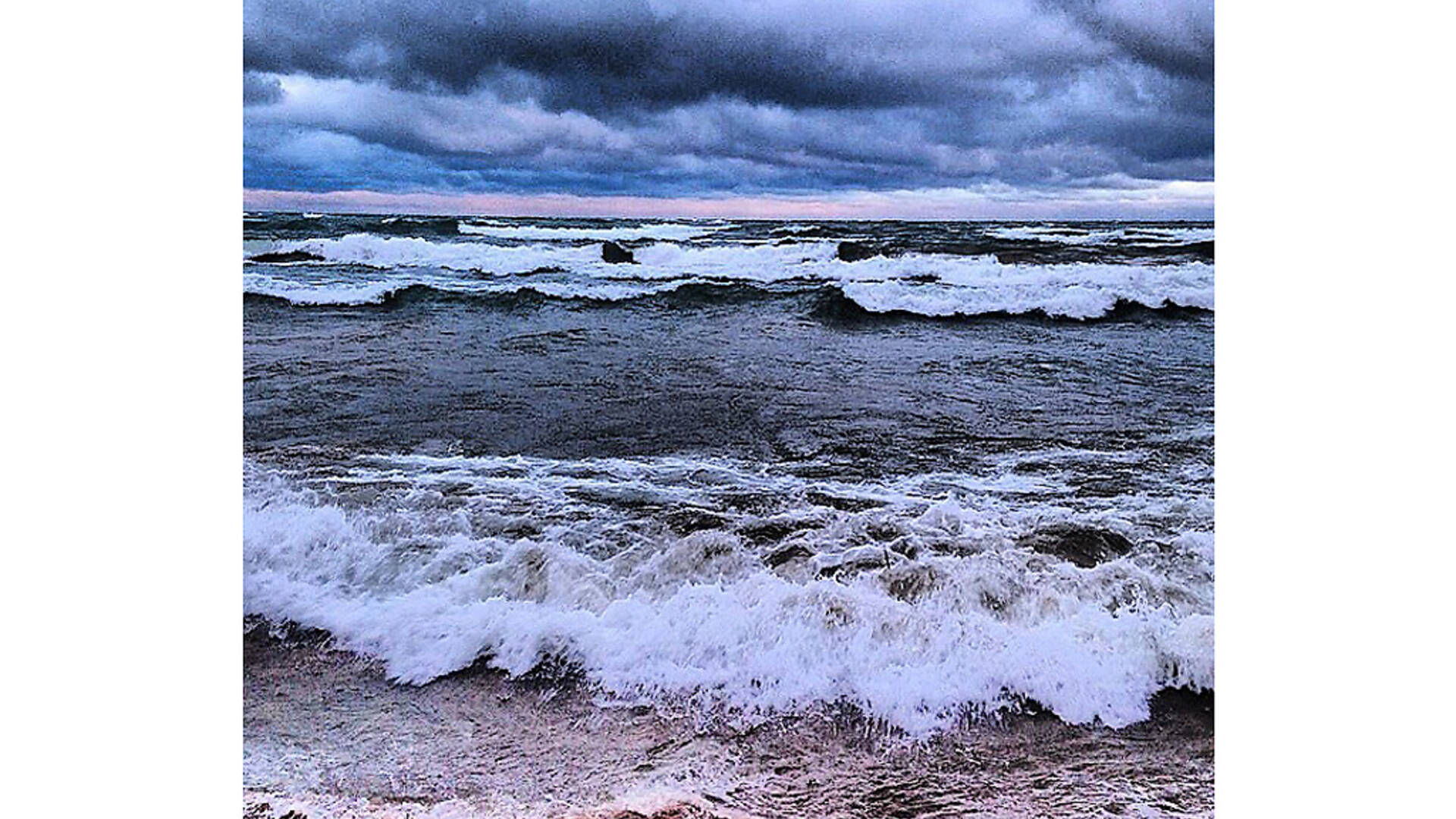 Intense photos from today's crazy HalloStorm