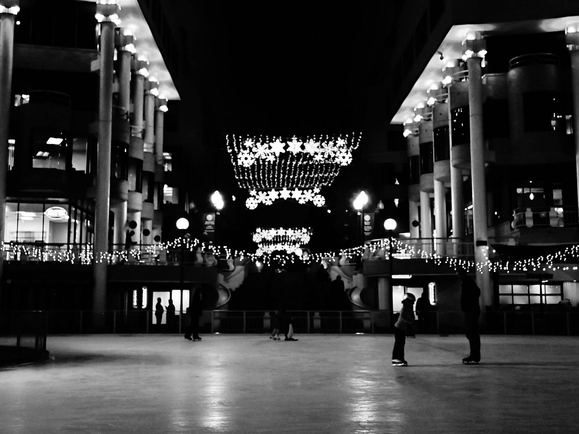 Ice-skating rinks in DC, including indoor and outdoor rinks