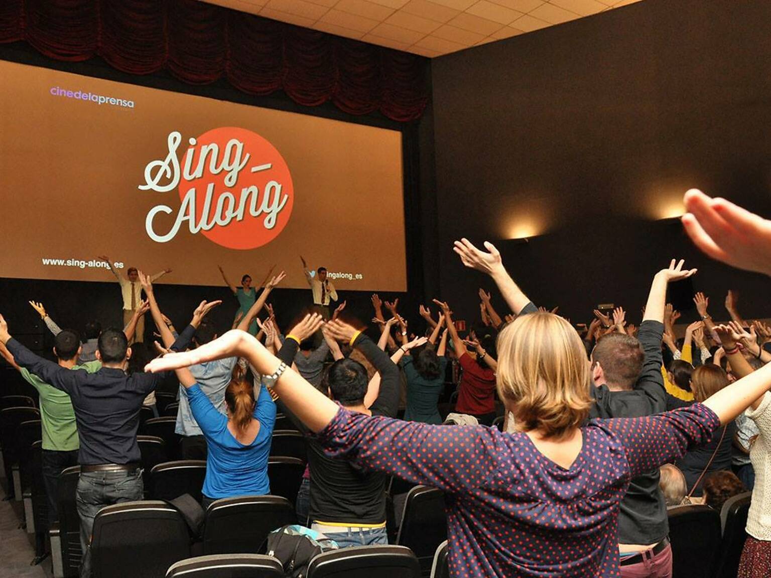 Sing-Along: Cine y Karaoke en el Aribau Multicines