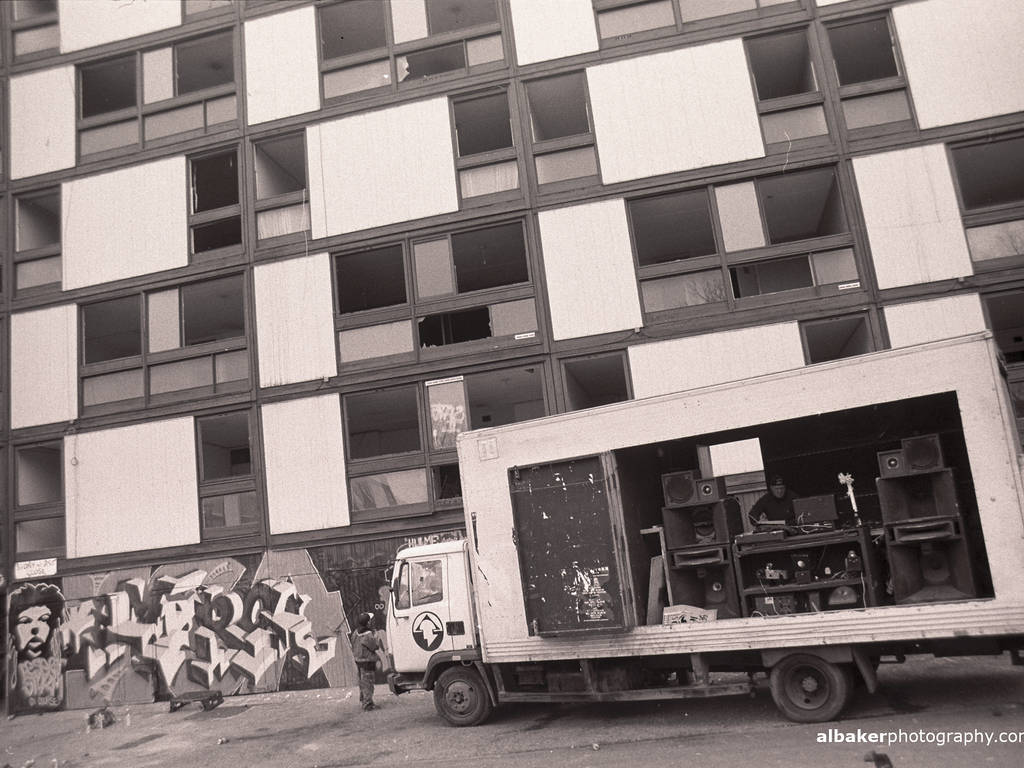 23 fascinating photos of old Hulme from Al Baker