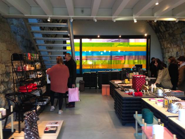 Senior Design Factory | Shopping in Industriequartier, Switzerland