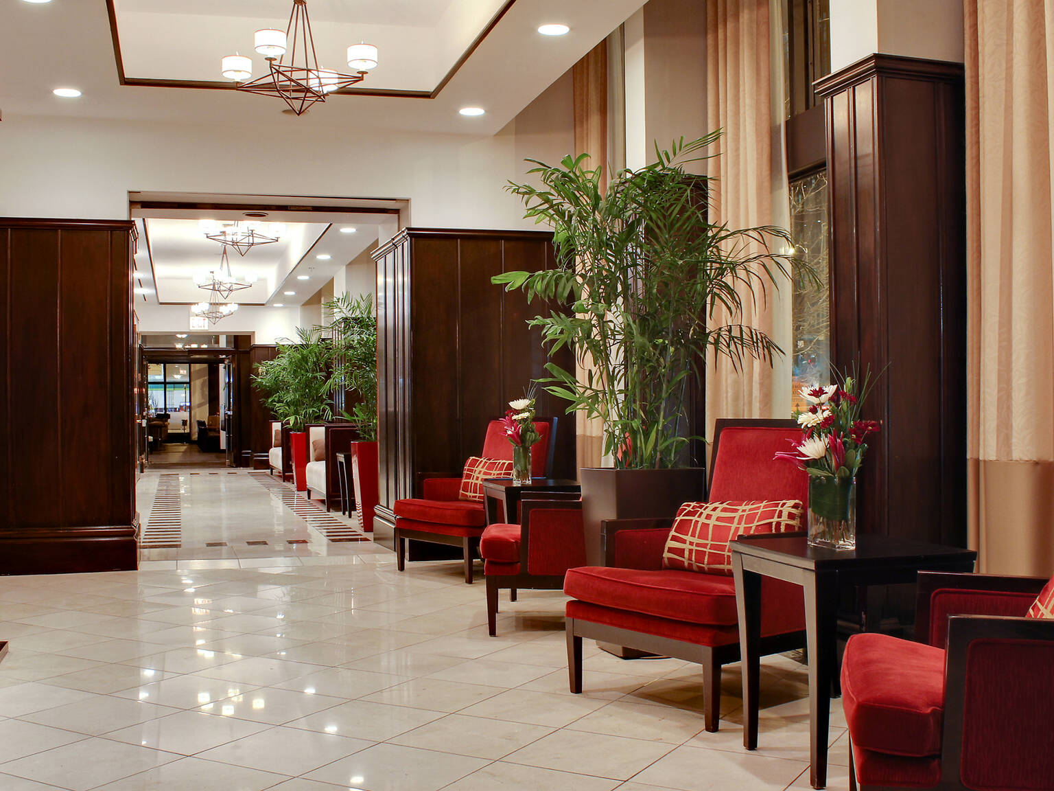 17 Best Downtown Chicago Hotels in The Loop