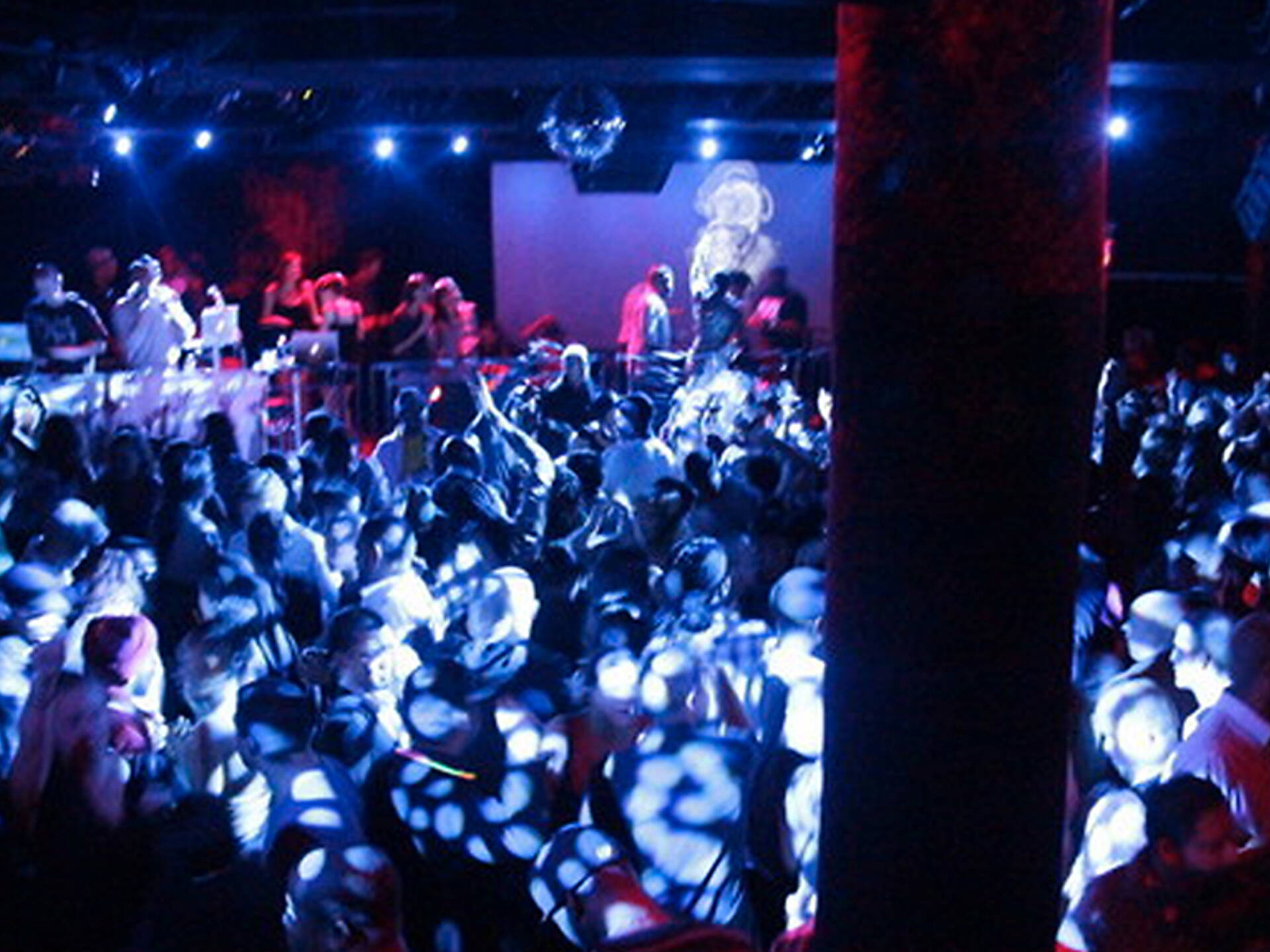 13 Retro Dance Parties in NYC For Traveling Back in Time