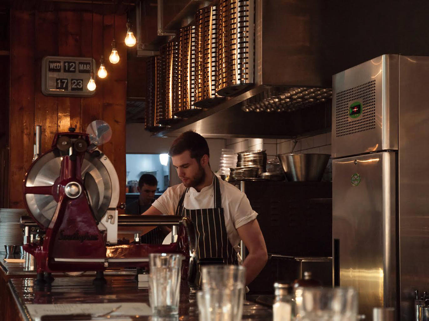 24 Best Restaurants in Leeds You Need To Try