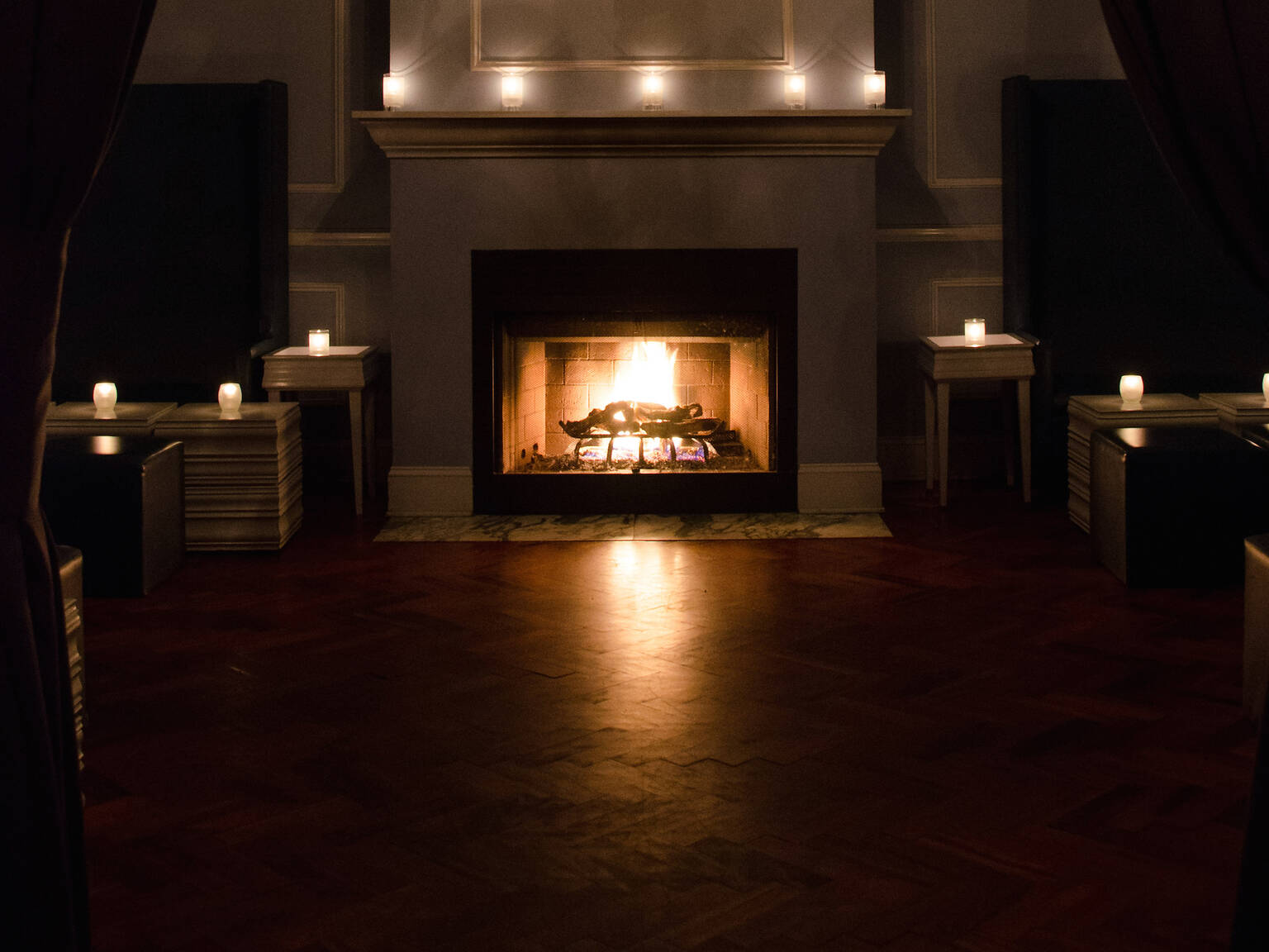 37 Cozy Restaurants & Bars in Chicago With Fireplaces