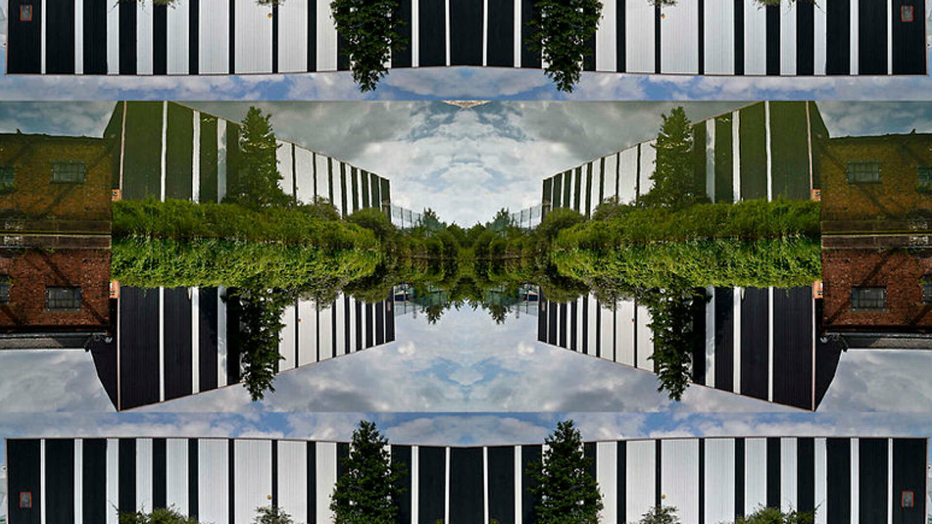 37 beautifully contorted photos of London from Lisa Wormsley