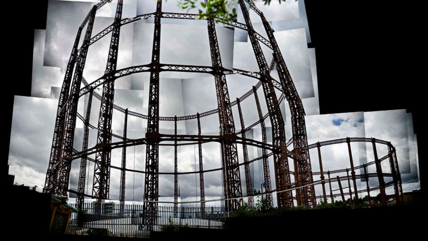 37 beautifully contorted photos of London from Lisa Wormsley