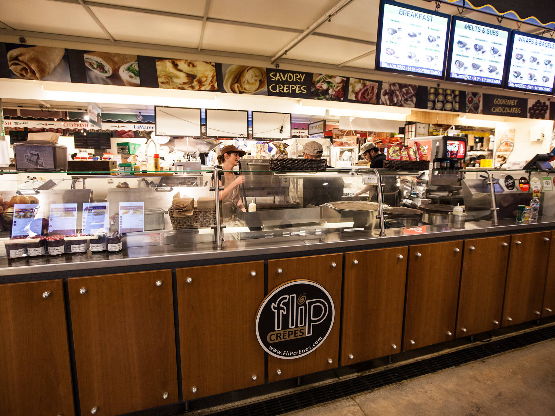 Chicago French Market guide and restaurant reviews