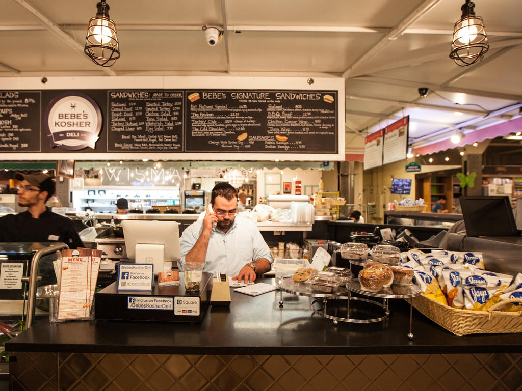 Chicago French Market guide and restaurant reviews