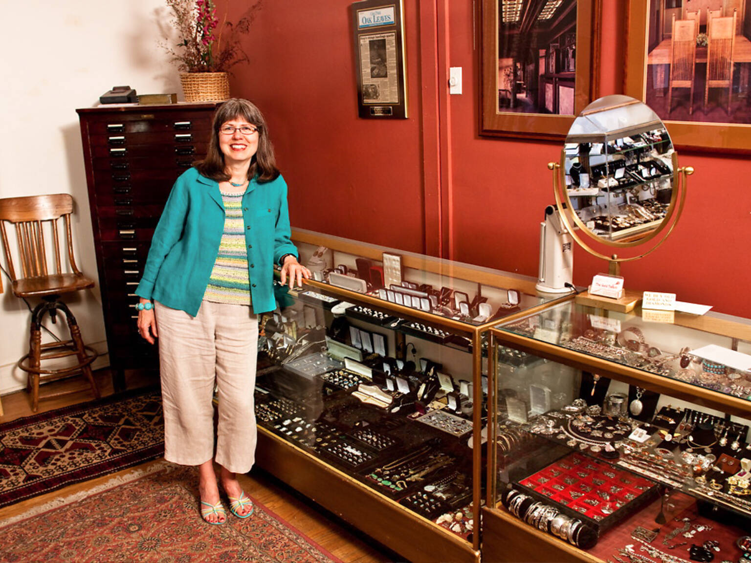Best antique stores in Chicago
