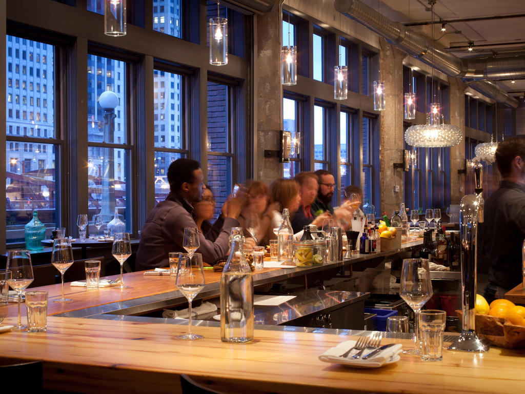 22 Best Chicago Riverwalk Restaurants and Waterfront Dining