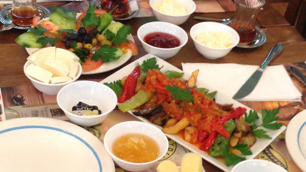 Gunaydin | Restaurants in Edmonton, London