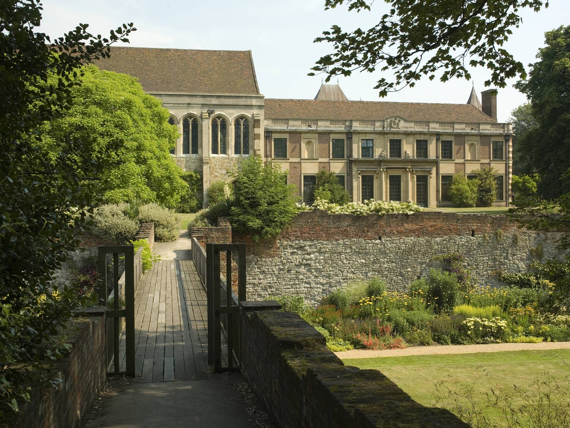 Walking the Capital Ring – a 70-mile self-guided walk around London